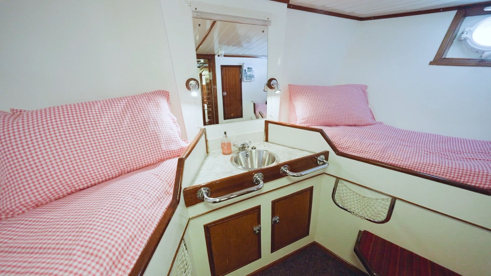 HBJ-forepeak – Wild at Art